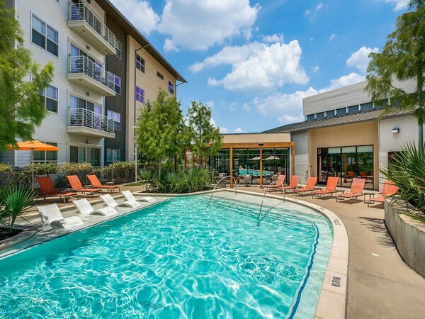 Landing Furnished Apartments - West Dallas - Highland Hills - Dallas