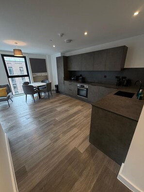 Apartamento Superior, varanda, Vista para a cidade | Cozinha privada