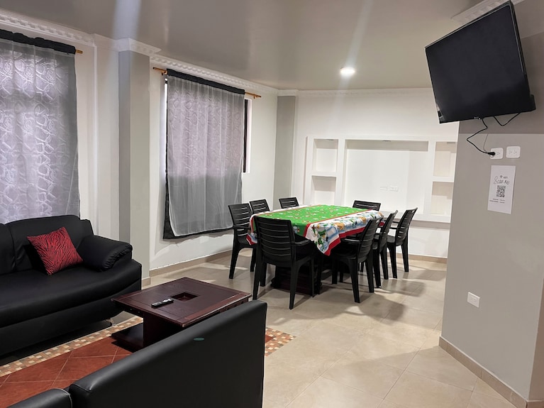 Casa Amplia Con Vista A Las Montañas 5 Habitaciones 14 Huéspedes - Banos
