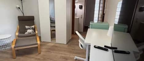 Quarto casal, banheiro privativo, no jardim
