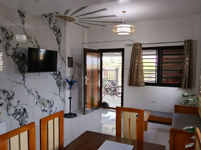 El Jae's Guesthouse - 6 Bdrm Entire House - Alaminos