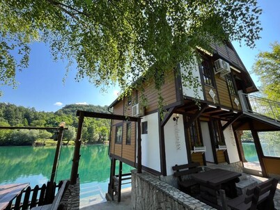 Hotel Neron i River View