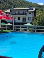 Piscina externa sazonal