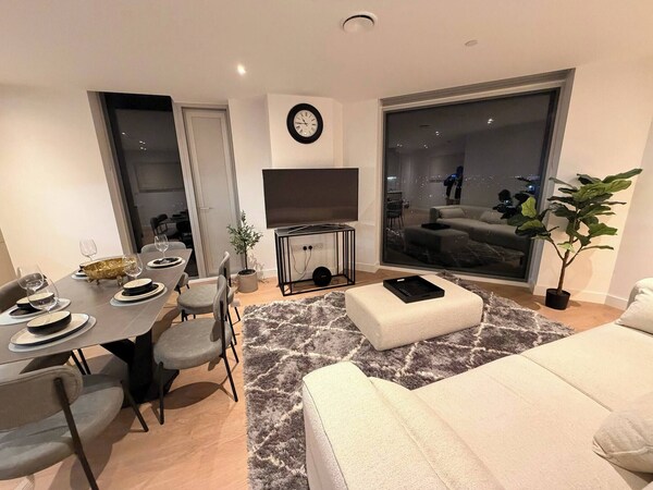 Stylish Park-facing Retreat In Central Manchester - Manchester