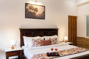 Quarto Triplo Deluxe | Ferro/tábua de engomar, Wi-fi grátis 