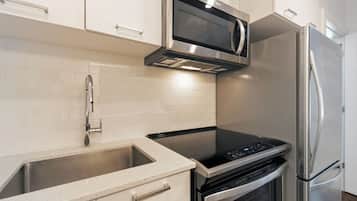 Apartamento Superior, varanda, Vista para a cidade | Cozinha privada