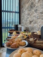 Pequeno-almoço continental diário incluído 