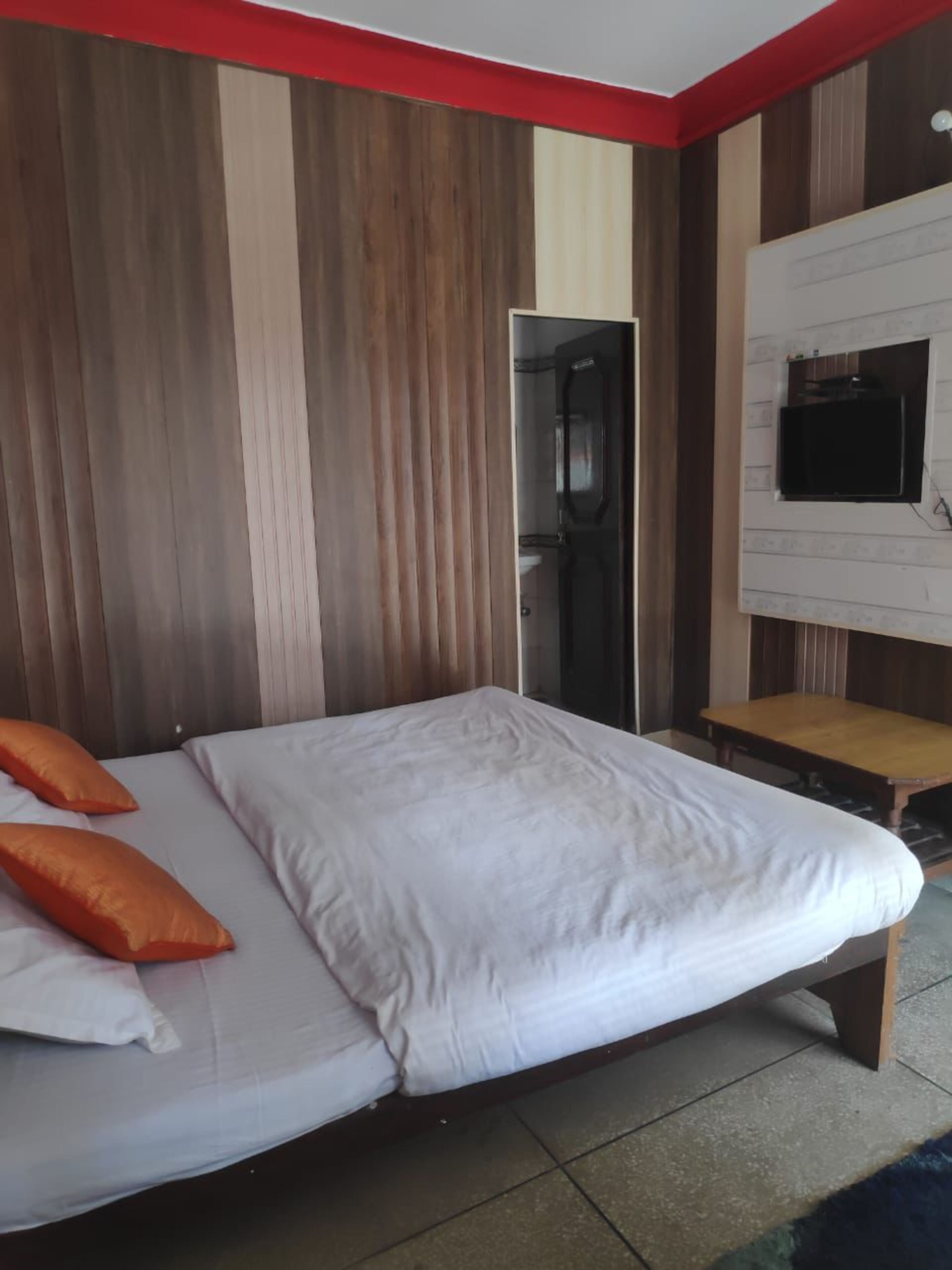 Quarto Duplo | Camas desdobráveis, Wi-fi grátis, roupa de cama fornecida 