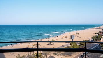 Perto da praia, areia branca