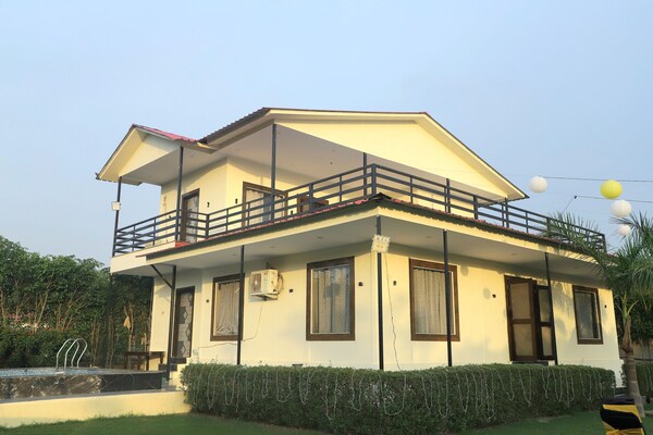 The Golden Farm - Noida