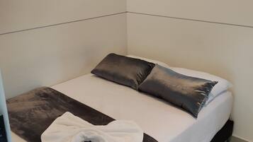 Quarto casal ou duplo standard, varanda | Wi-Fi de cortesia
