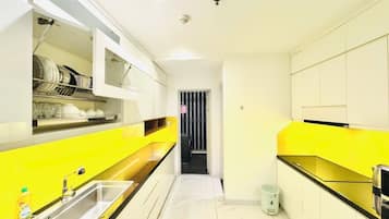 Apartamento Deluxe, 2 quartos, varanda, Vista para a cidade | Cozinha privada
