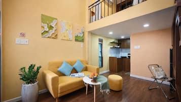 Estúdio superior, varanda, vista para o jardim