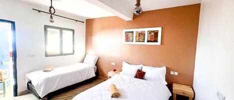 Estúdio Familiar, vista parcial para o mar