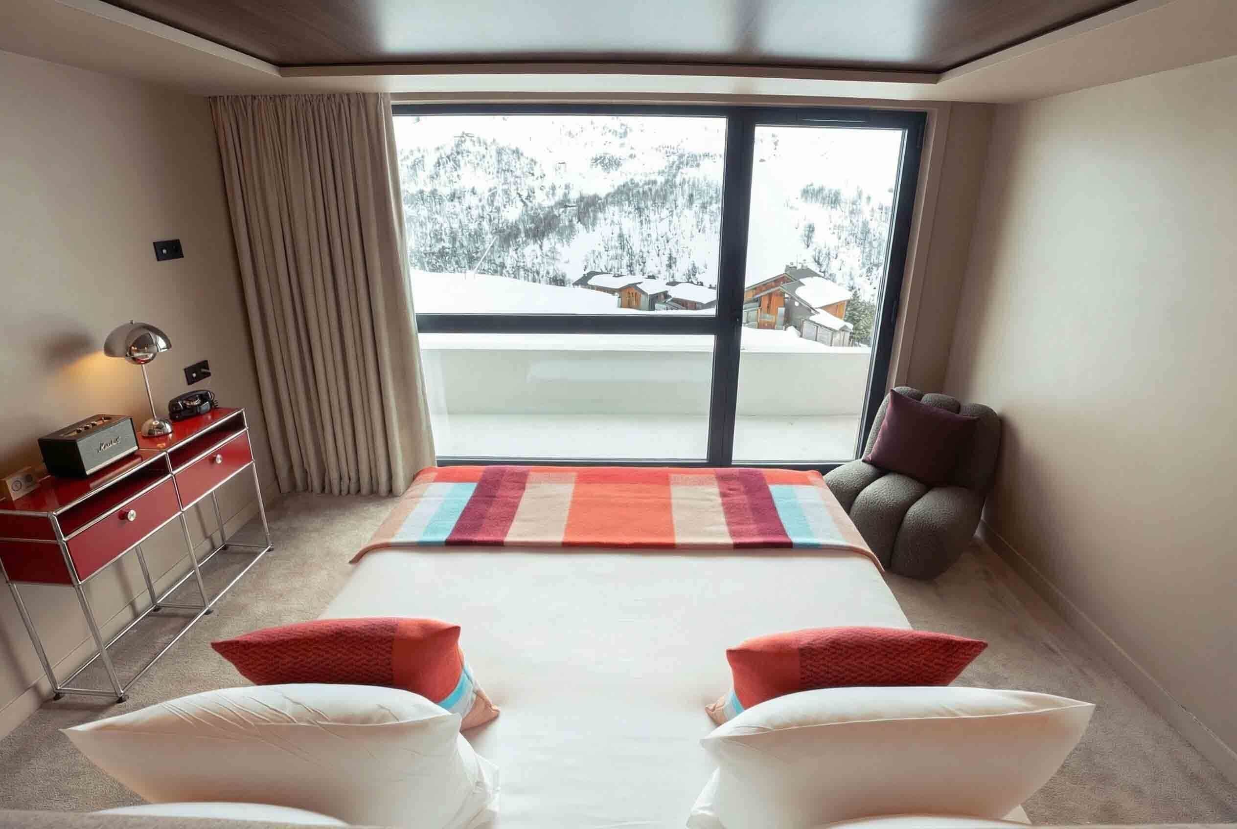 Cofre no quarto, cortinas/cortinados opacos, quartos insonorizados 