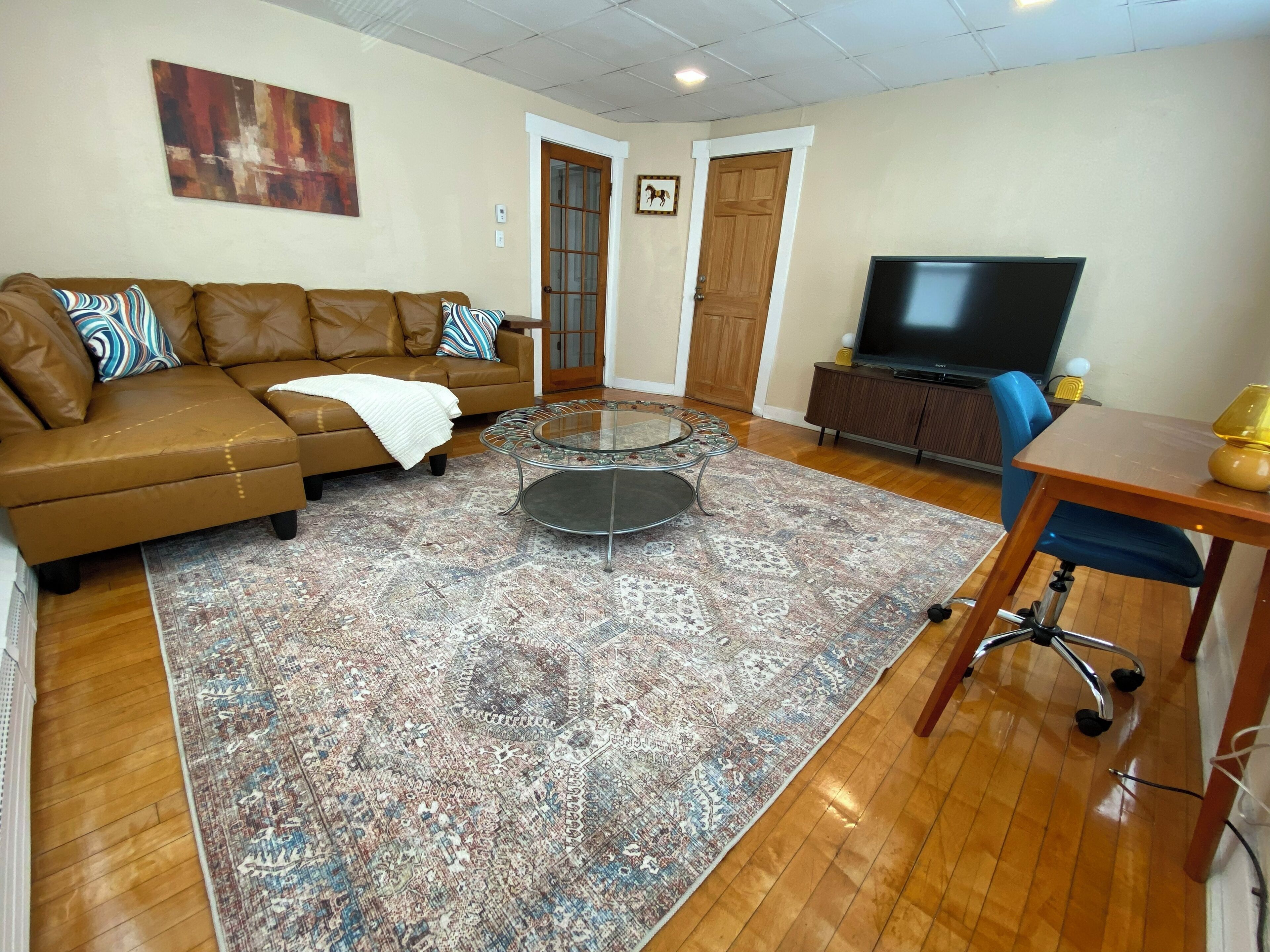 Sunny And Cozy Two-bedroom Apartment In The Heart Of Worcester. - Rutland, MA