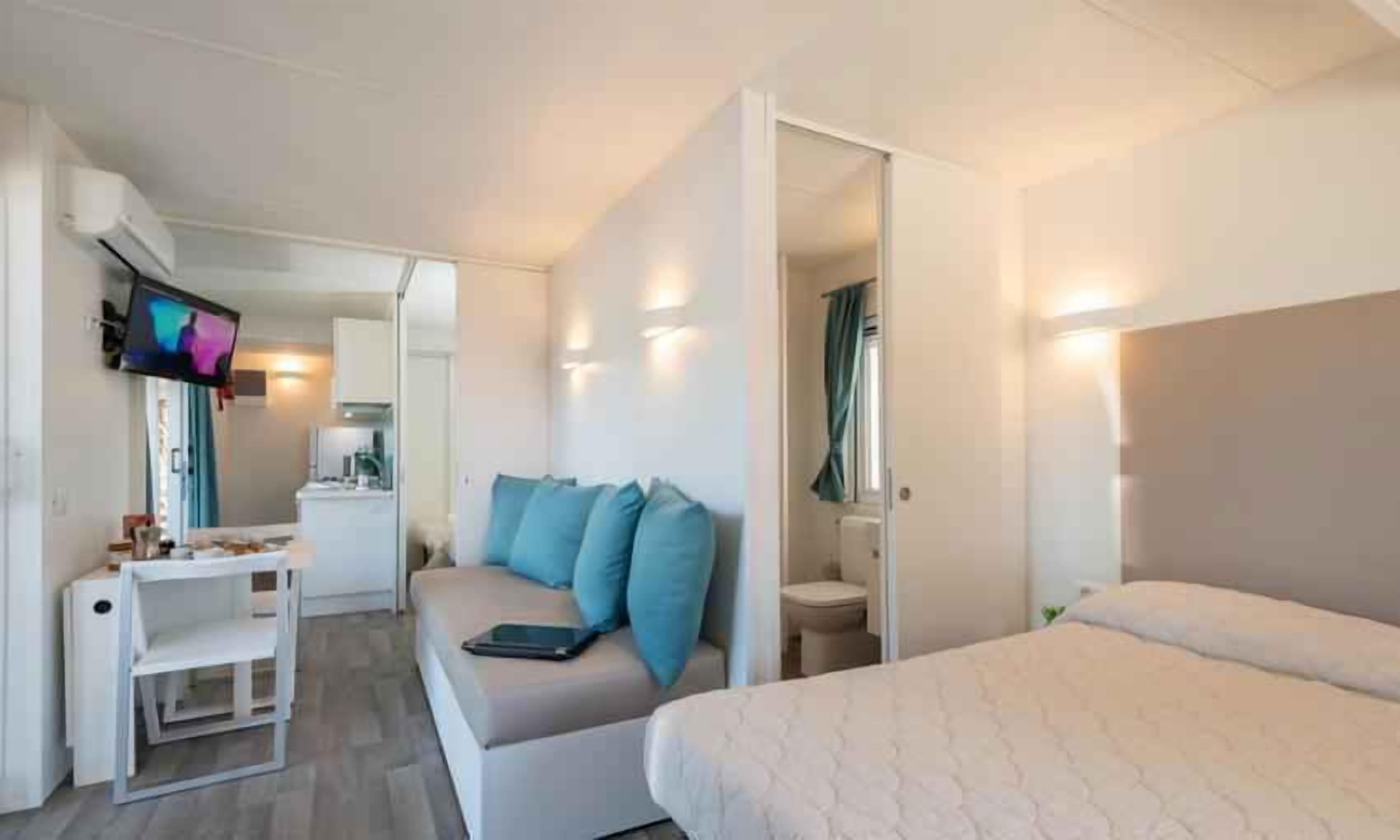Mobile Home With Air Conditioning And Wooden Veranda - Cesena