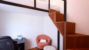 Superior Loft Double - Window, Shared Bathroom