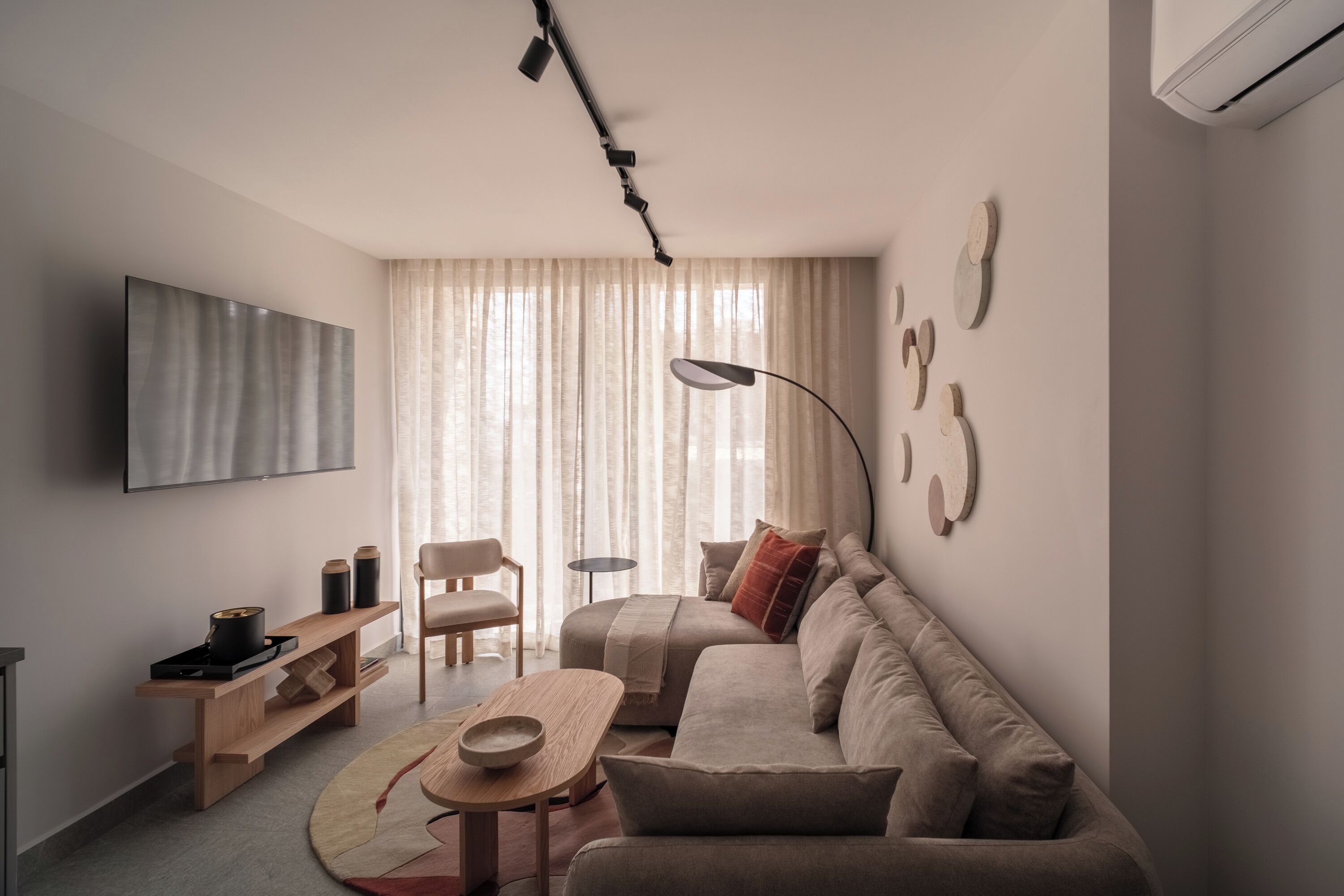 Suíte, 2 quartos, sacada | Sala de estar