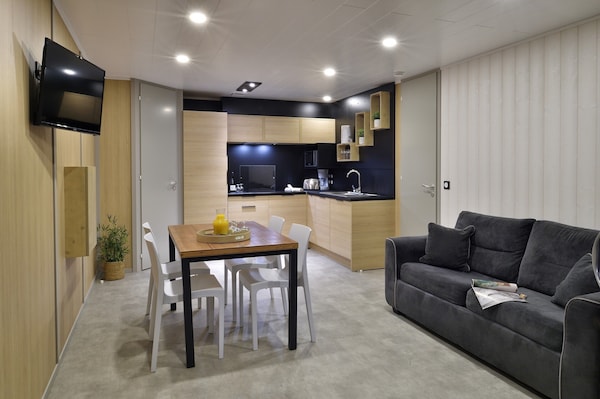 Group Stay Near Sea In Propriano - Propriano