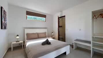 Quarto casal standard, vista para o jardim