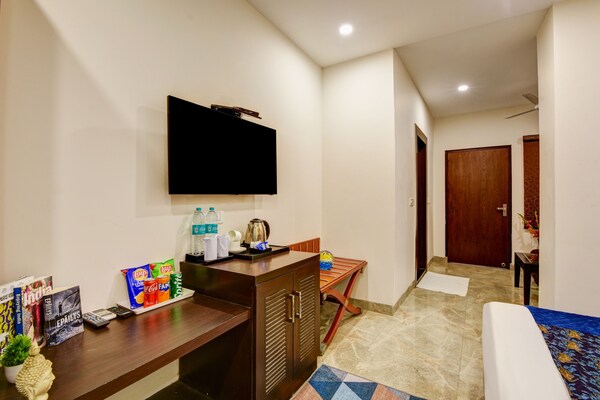 Blu Sapphire Inn Airport Aerocity Hotel - Delhi, India