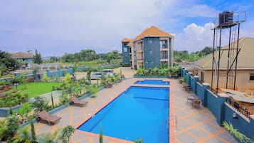 2 piscinas externas