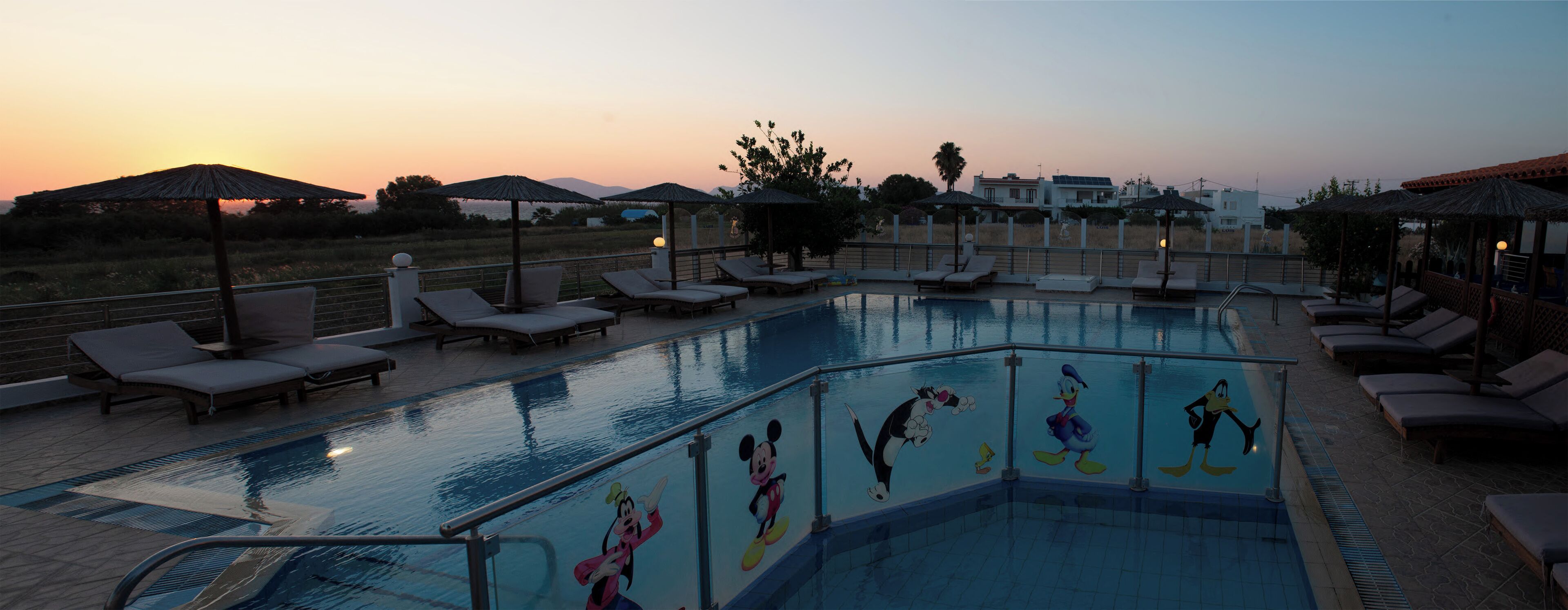 Piscina exterior sazonal 