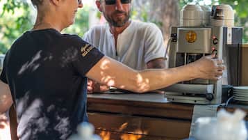 Bar junto à piscina