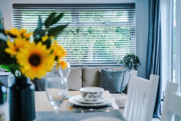 New Stunning Bungalow Ideal For Groups Parking - Wrexham