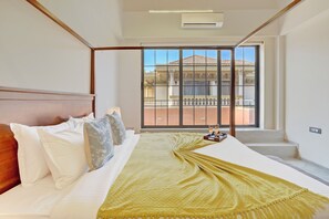 Villa Deluxe, varanda | Cofre no quarto, ferro/tábua de engomar, Wi-fi grátis 