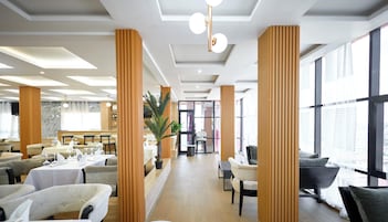 Penthouse Deluxe, Vista para a cidade | Restaurantes