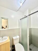 Sabonete, shampoo, papel higiênico