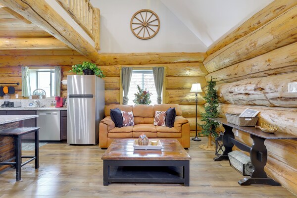'Rustic Cliff Ranch' In Uintah Basin: Dogs Welcome - Ballard, UT
