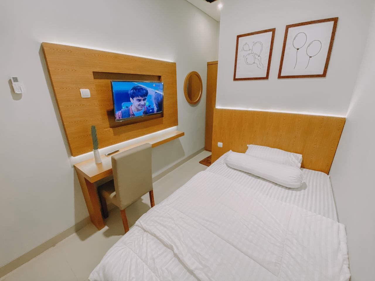 Quarto Individual Superior | Secretária, secretária adequada para computadores portáteis 