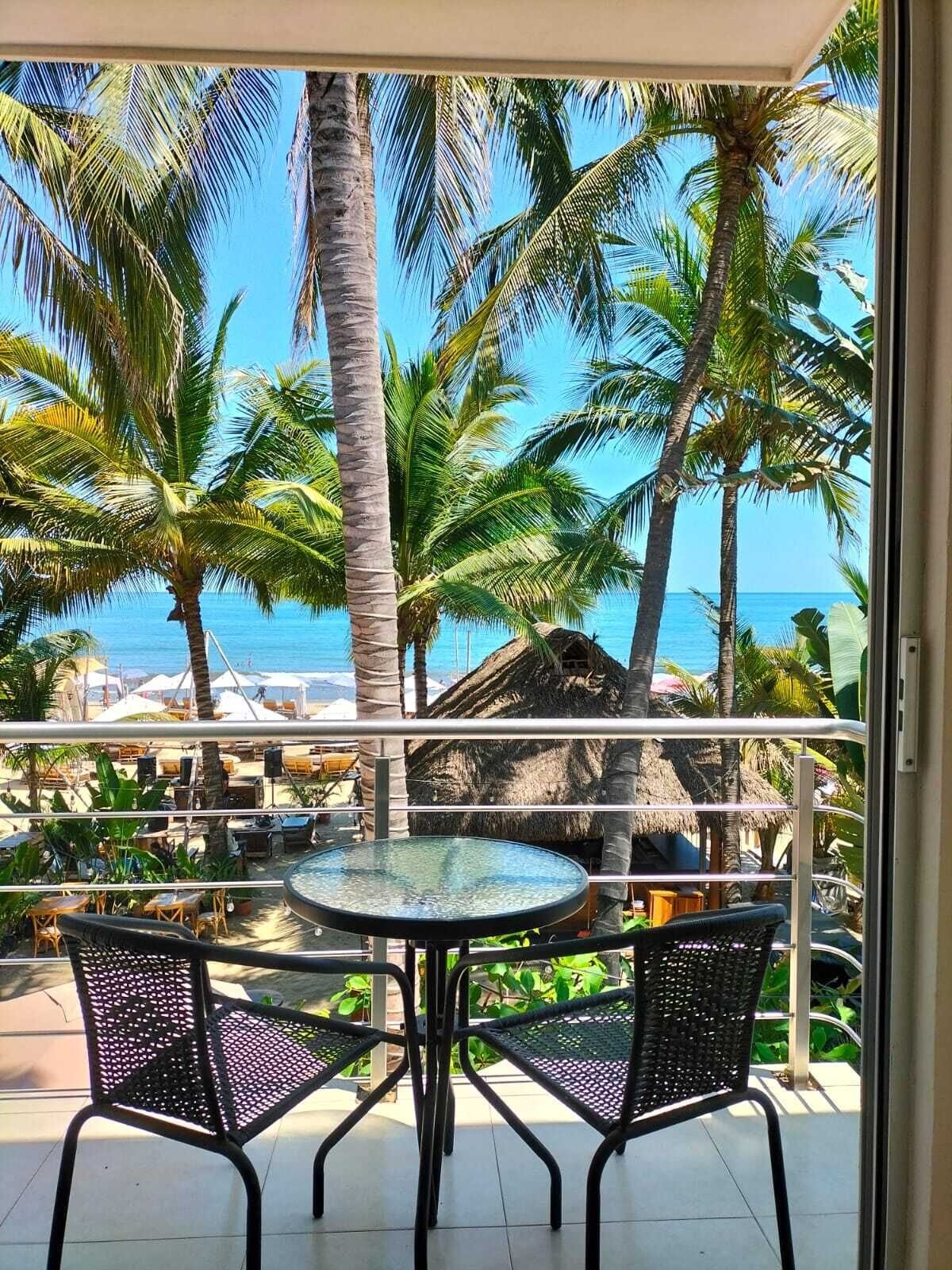 Quarto Quádruplo Standard, varanda, vista para o oceano | Refeições ao ar livre