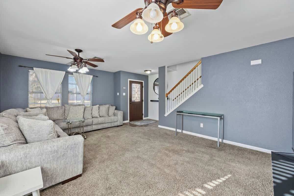 Huge Home Near Family Water Park- Fully Stocked - Temple, TX