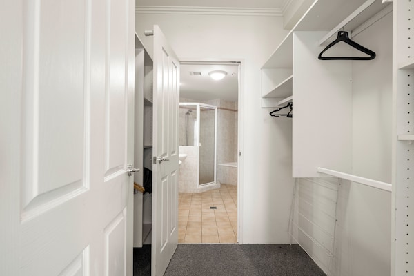 1 Br Ocean View Apartment | Sun City 2303 - Surfers Paradise