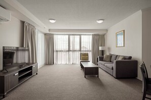 Apartamento, varanda, vista para o oceano | Sala de estar