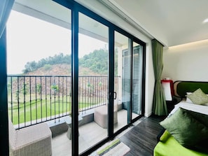 Suíte estúdio conforto, sacada, vista para a montanha | Terraço/pátio