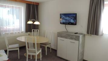 Apartamento Comfort, 2 quartos | Restaurantes