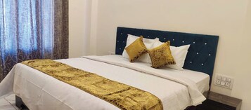 Quarto Duplo Deluxe, várias camas | Roupa hipoalergénica, quartos insonorizados, Wi-fi grátis