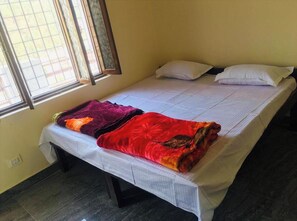 Quarto Duplo Standard | Roupa hipoalergénica, secretária, quartos insonorizados 