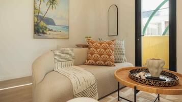 One-Bedroom Apartment | Sala de estar | Televisor de 50 polegadas com canais digitais