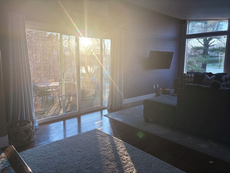 Spacious 5-bedroom Lake House In Andover - Budd Lake, NJ