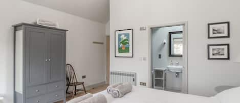 4 quartos, Wi-Fi de cortesia, individualmente decorados