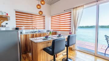 Bangalô luxo, vista para o mar | Cozinha privada
