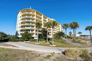 Apartamento em Condomínio Fechado, várias camas (The Indies 609) | Exterior