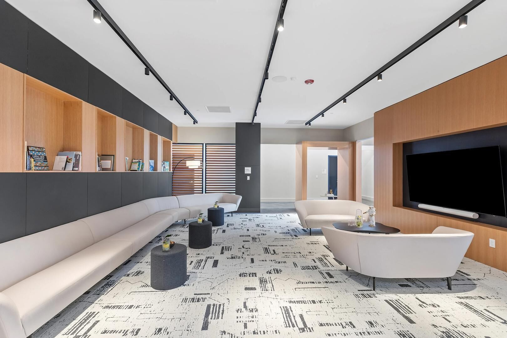 Landing | Modern 1bd, Game Room, Gym - Largo, MD