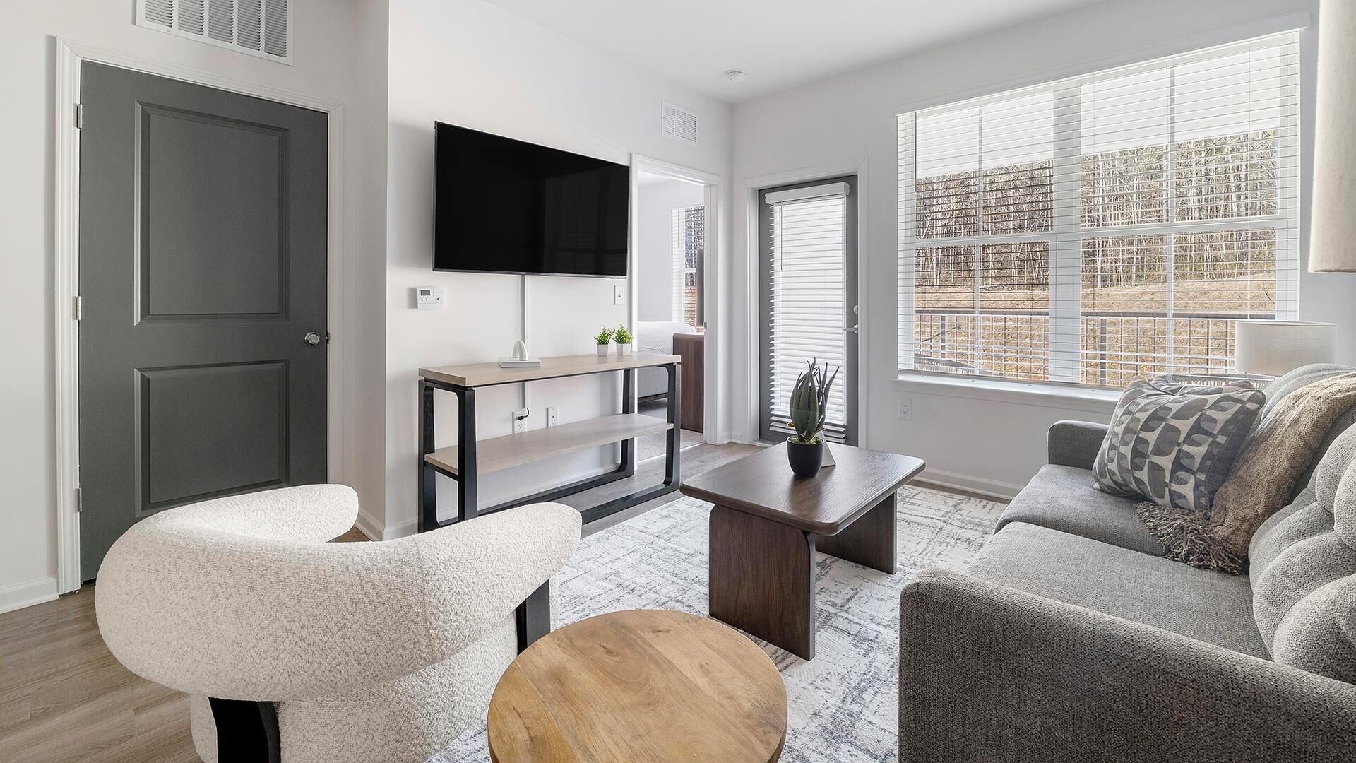Landing | Chic 2bd, Clubhouse, Gym - Birmingham, AL